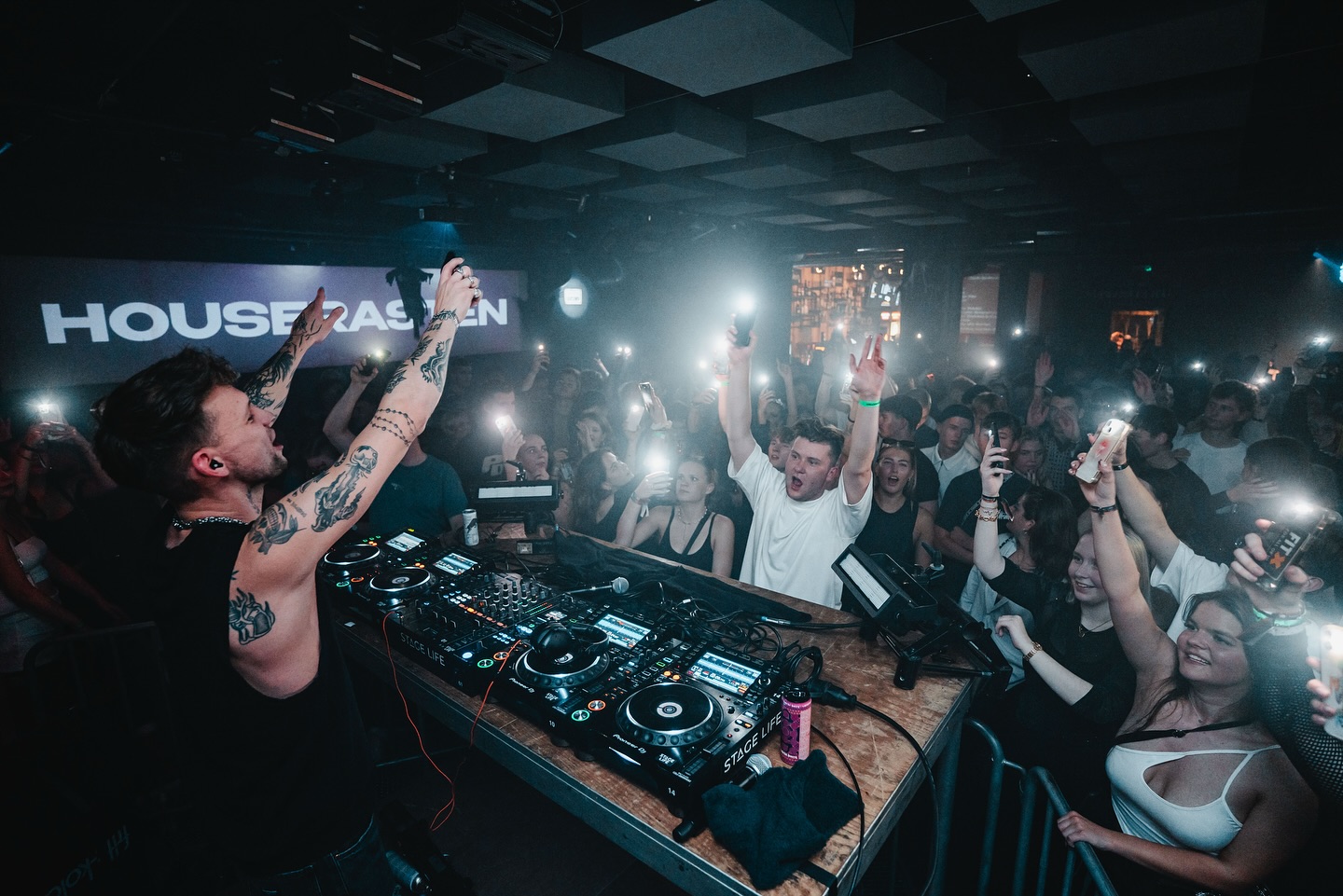 16 Up-and-Coming Drum and Bass Artists You Need to Check out – V2 ...